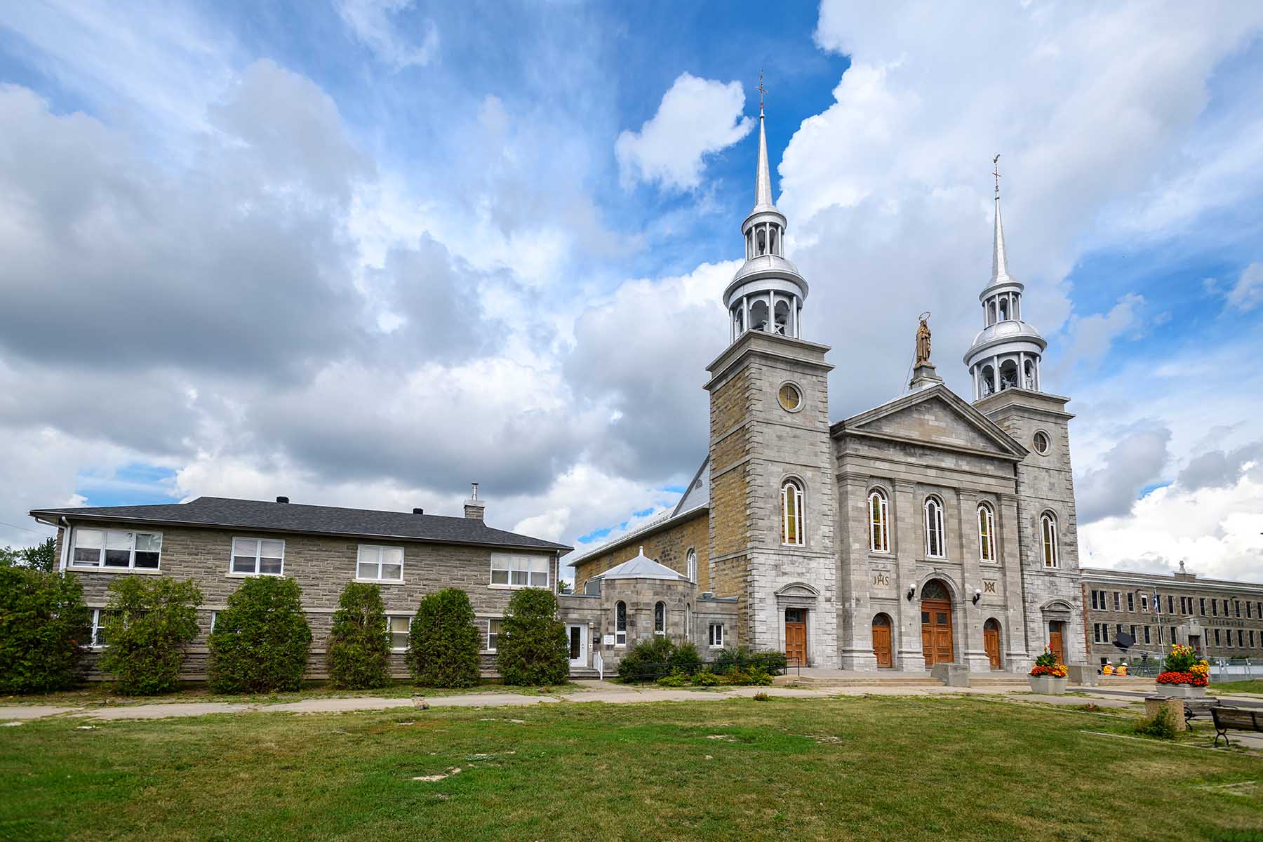 The Saint Rose-de-Lima Church - Tourisme Laval